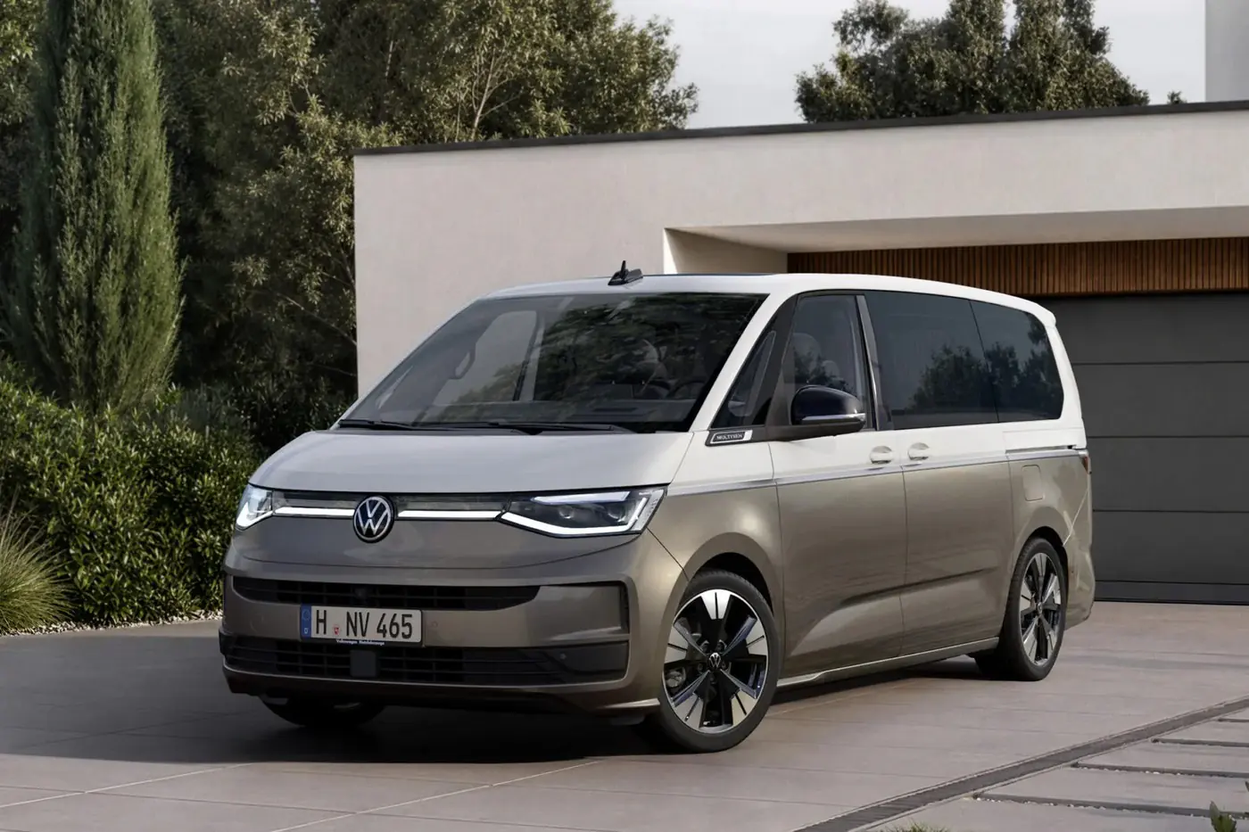 Volkswagen показал обновленные Caddy и Multivan